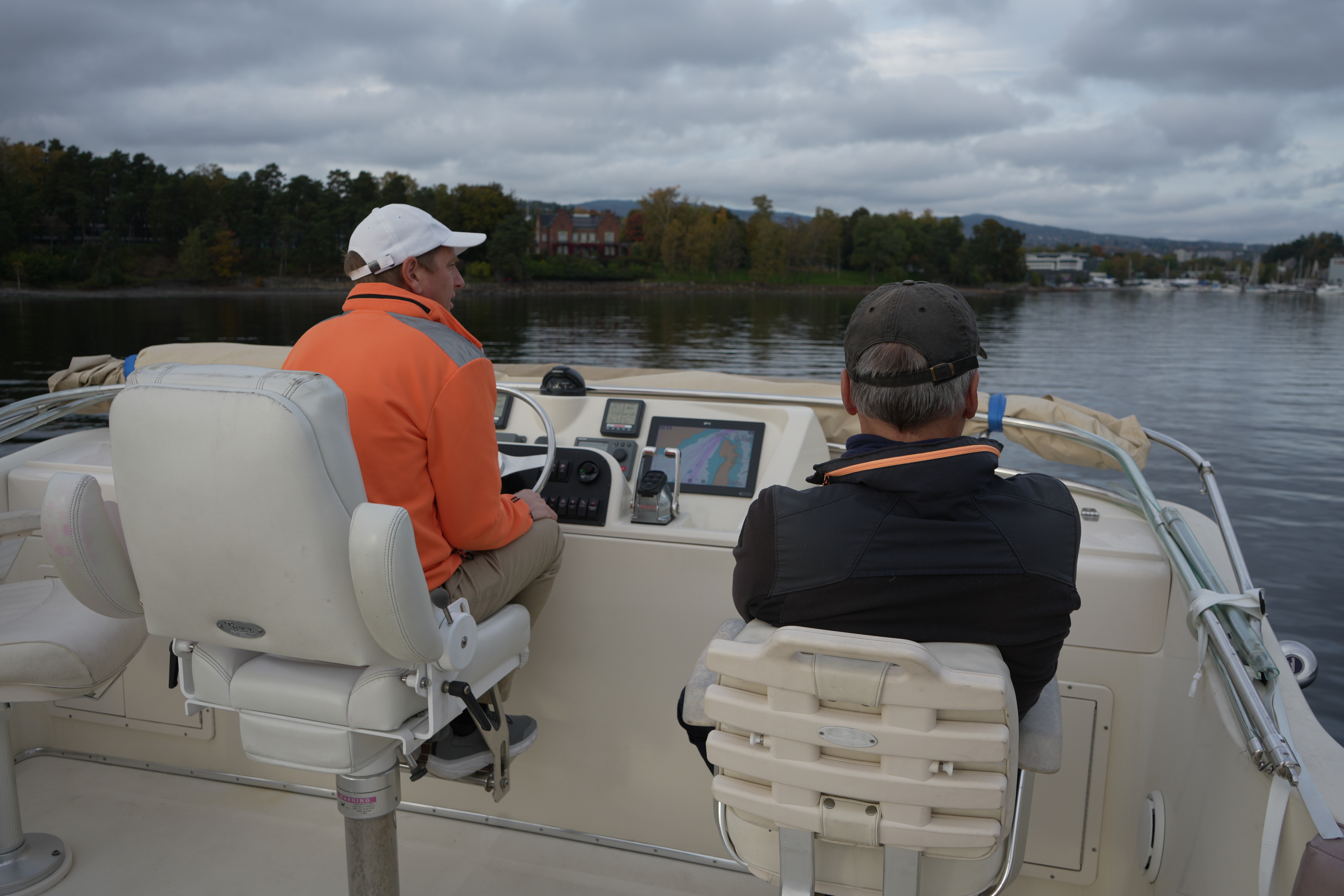 Mainship 45 Trawler: Lots of space and easy maintenance in an express ...